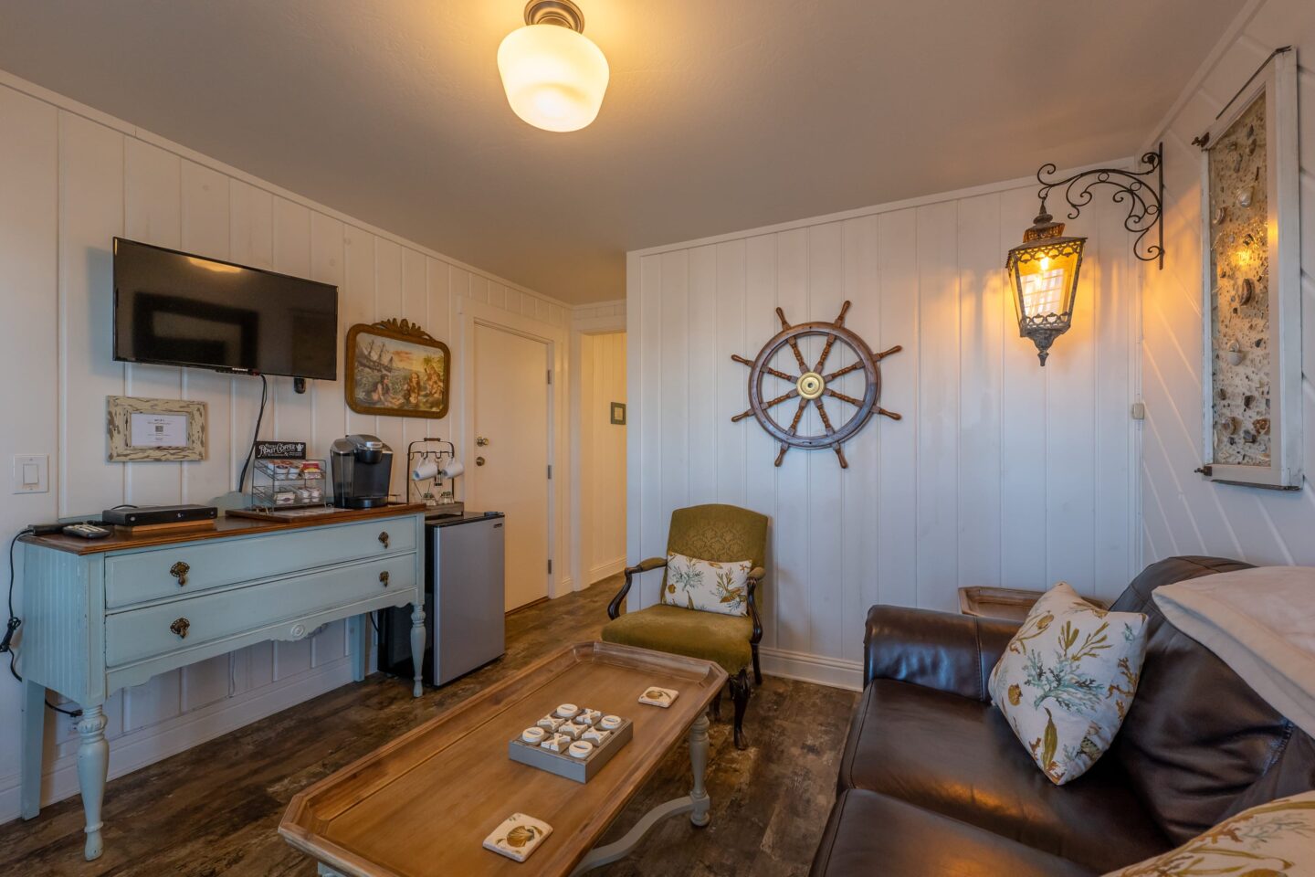 Set Sail Suite - Bandon Marina Inn
