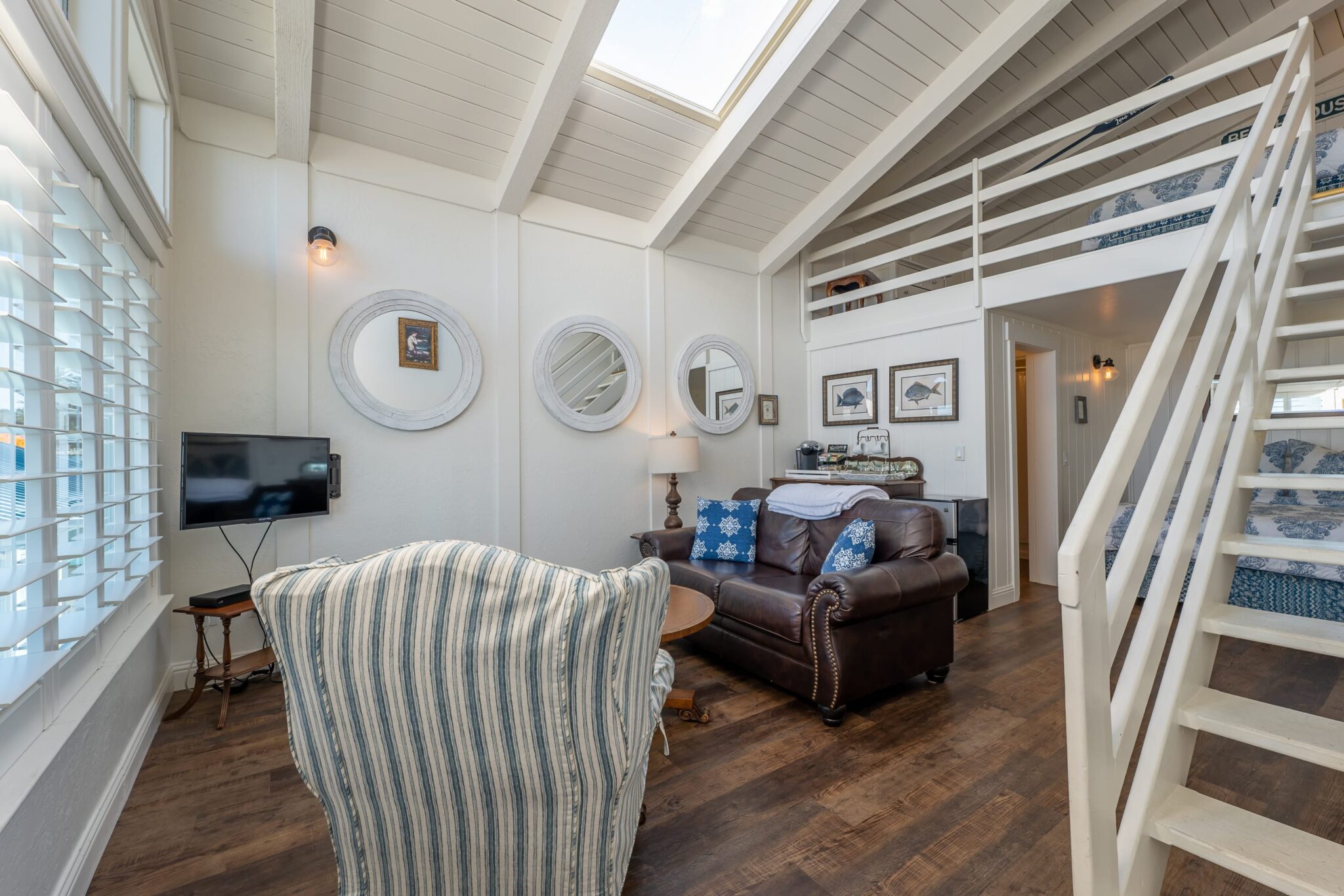 Bayfront Master Suite – Bandon Marina Inn